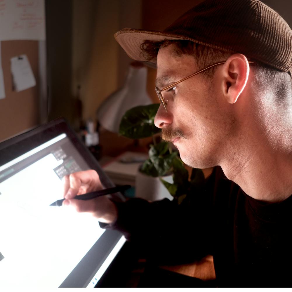 Alex Grigg - Stock Video Footage | Artlist