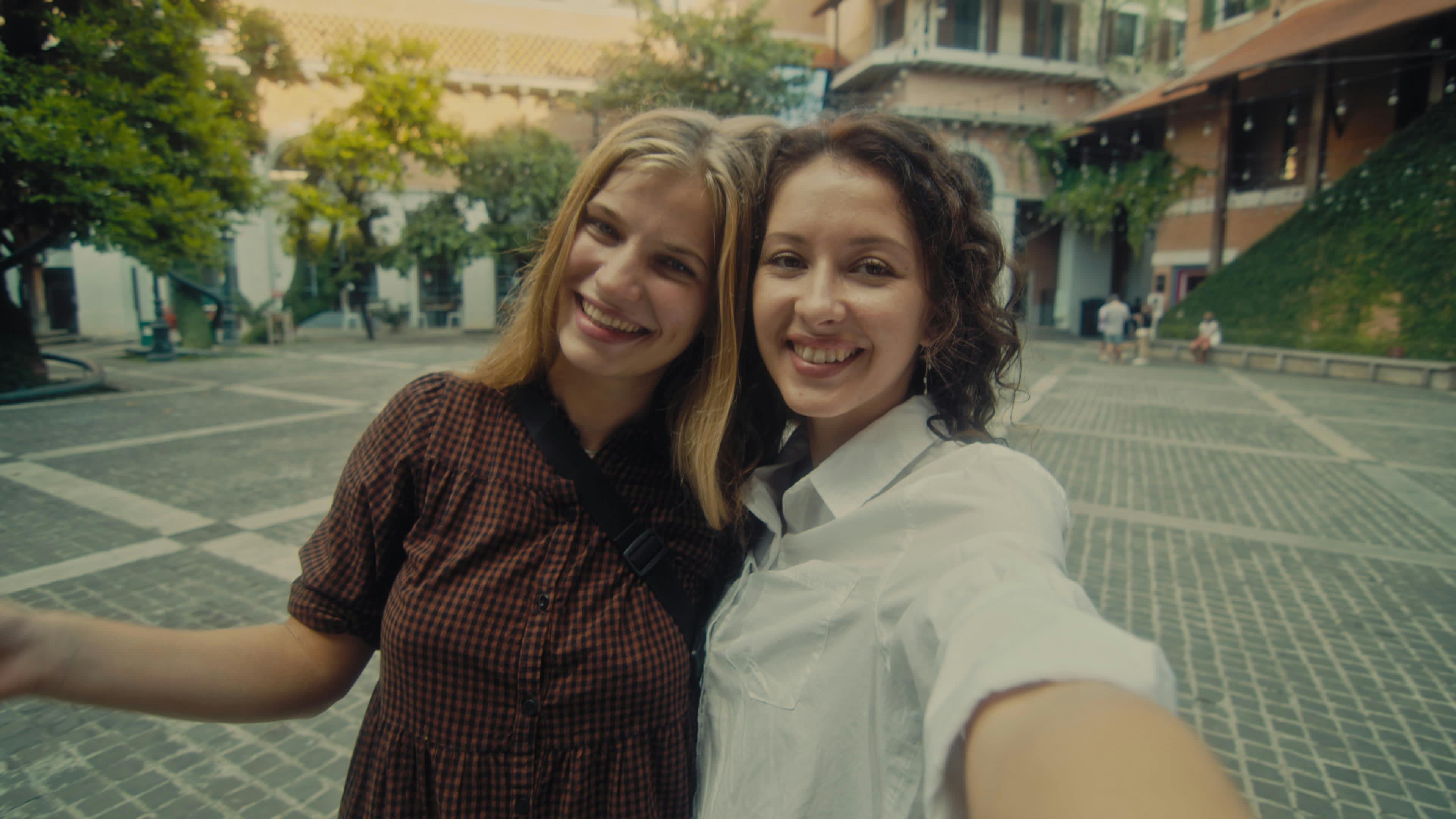 Discover girls-day-out, a story-driven footage | Artlist